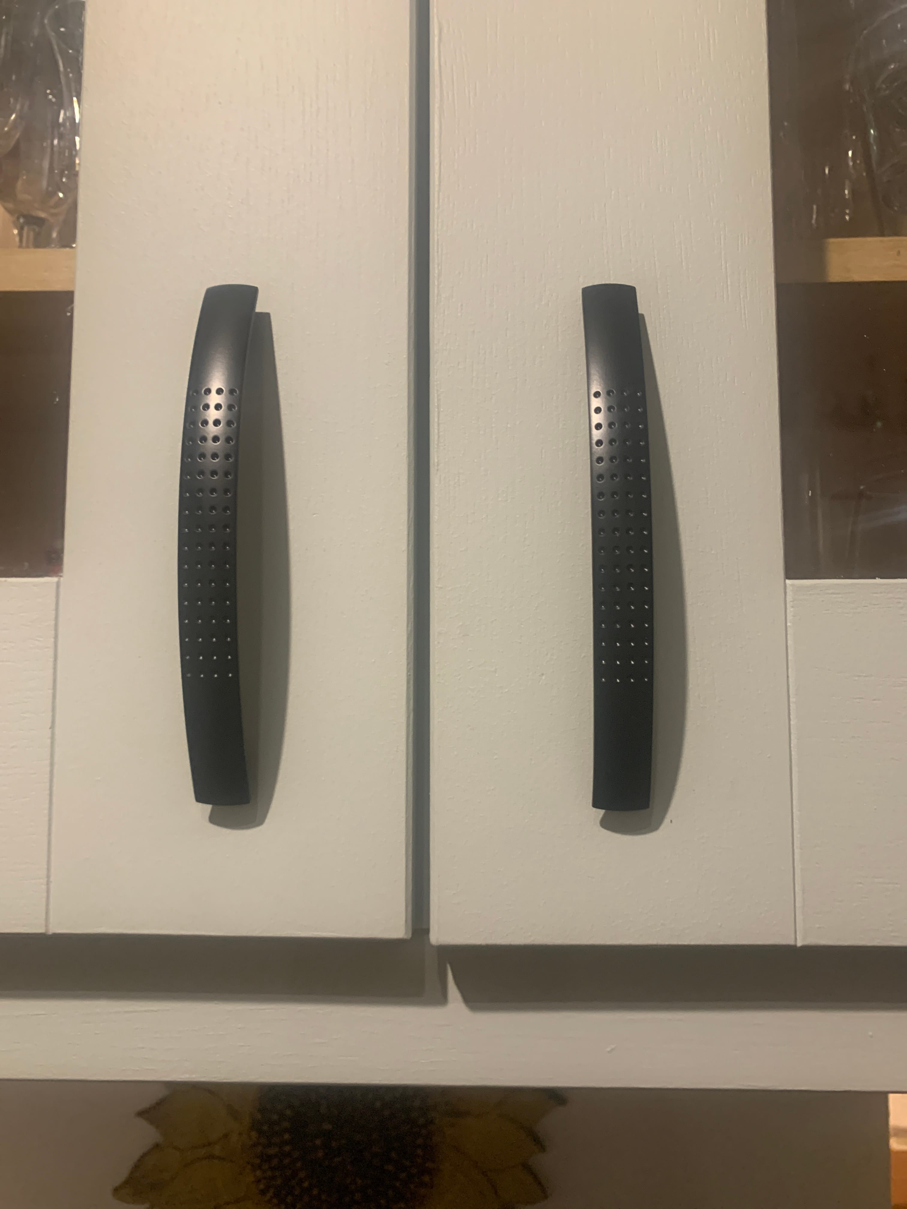 Dimple Cabinet Handle in Matt Black (128mm)| Hiatt Hardware