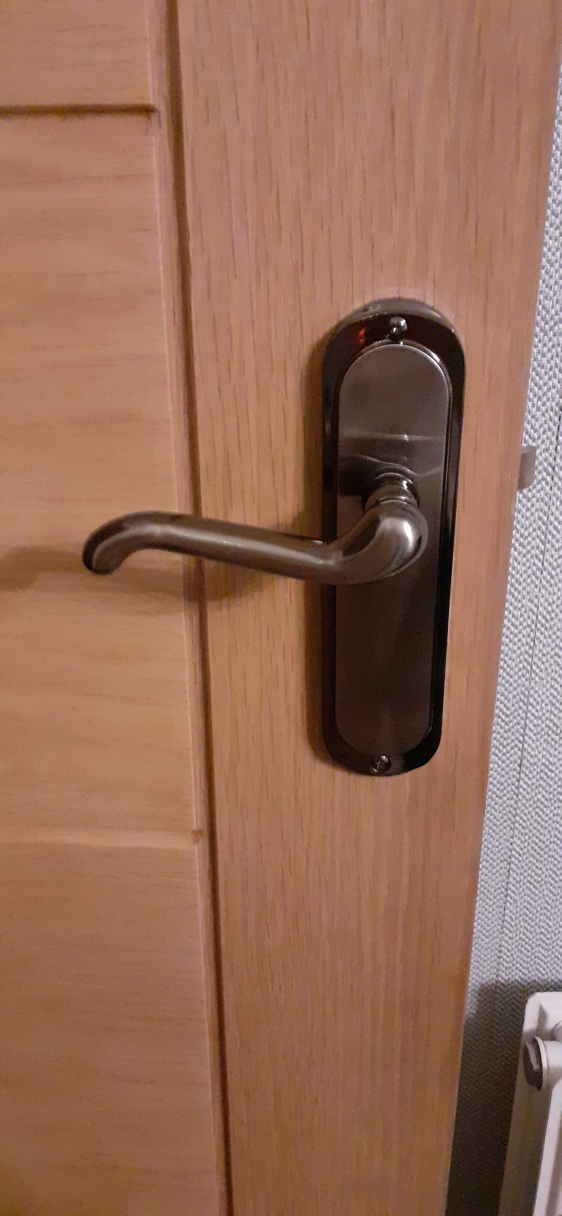 Turnberry Lever Latch Door Handle in Dual Tone Satin & Black (Pair)